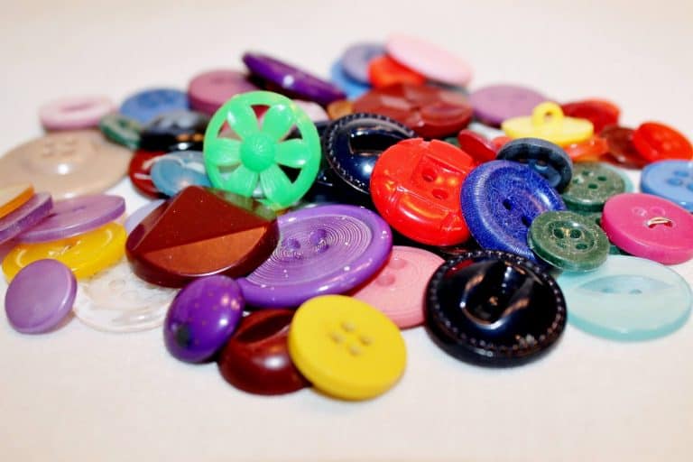 A Guide to Vintage & Antique Buttons: Part II • Adirondack Girl @ Heart