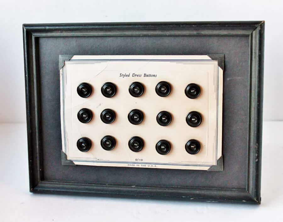 A Charming Technique for Displaying Vintage Buttons • Adirondack Girl ...