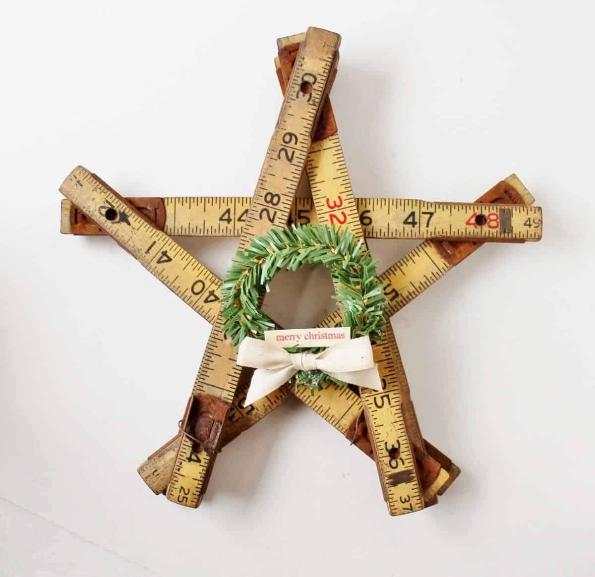 18 Creative Ways to Use Mini Wreaths This Christmas • Adirondack Girl ...