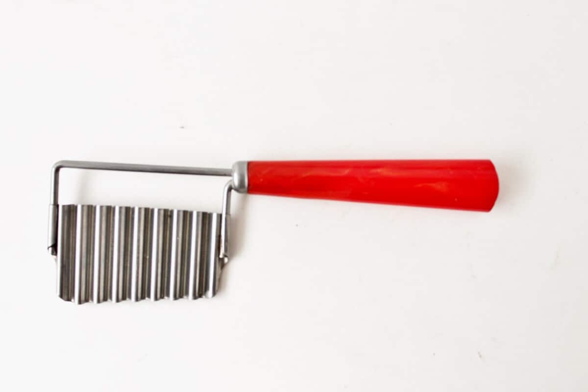 Collecting Vintage Bakelite • Adirondack Girl @ Heart