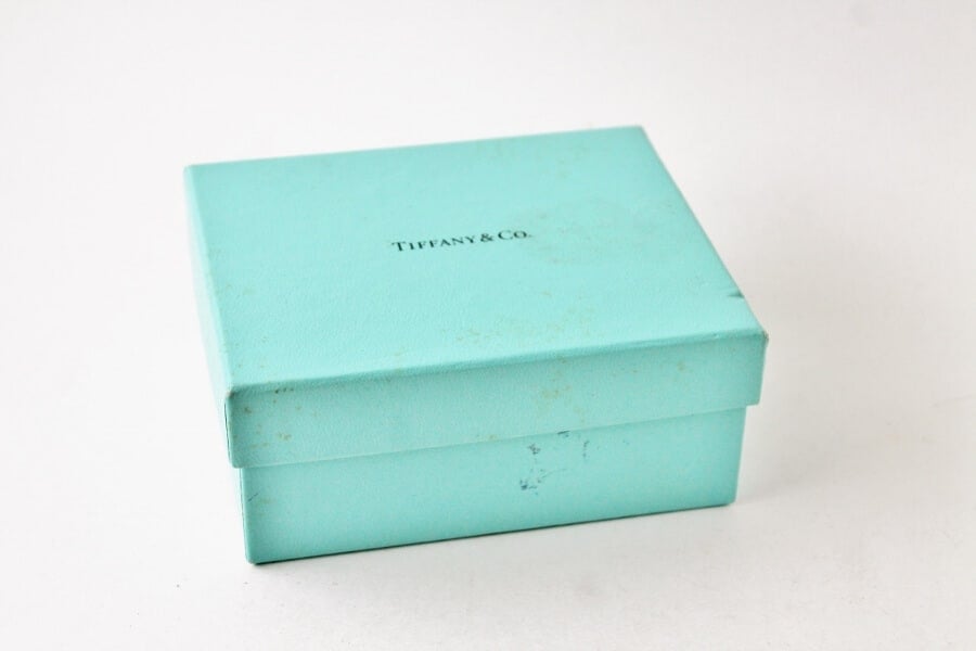 Vintage Jewelry Presentation Box Guide: Styles & Values • Adirondack ...