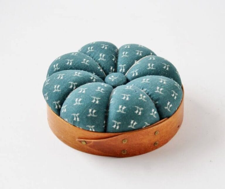 A Vintage & Antique Pin Cushion Guide w/Values • Adirondack Girl @ Heart