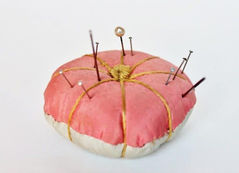 A Vintage & Antique Pin Cushion Guide w/Values • Adirondack Girl @ Heart